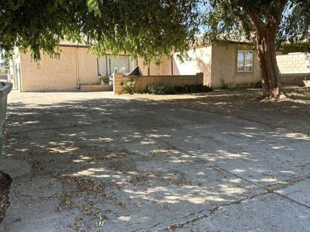 1304 Monica St, Bakersfield, CA 93306