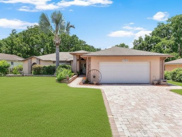 1304 Ariana Woods Cir, Auburndale, FL 33823