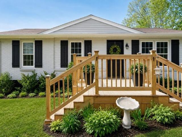 1304 Breeze Ln, Clarksville, TN 37040
