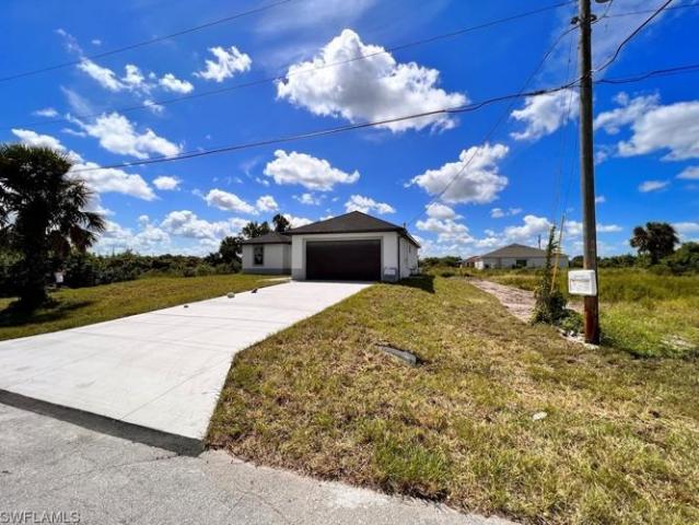 1304 Broadway Ave, Lehigh Acres, FL 33972