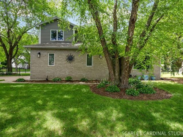 1304 Clark St, North Aurora, IL 60542