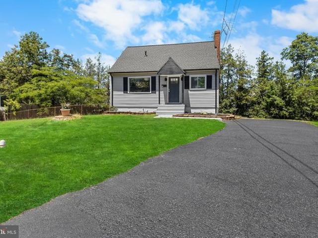 1304 Cobb Ct, Woodbridge, VA 22191