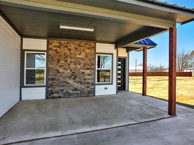 1304 Country Rd, Unit B, Whitesboro, TX 76273 | MLS #21155 | Compass