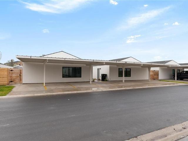 1304 E Iris Avenue 1