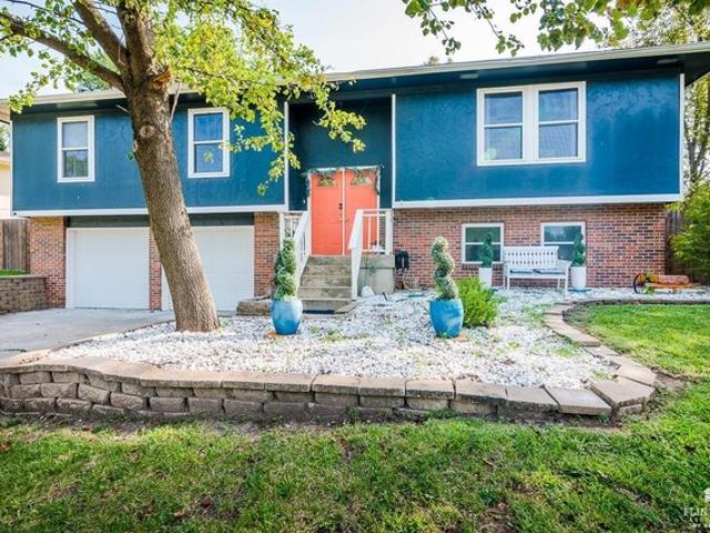 1304 Givens Rd, Manhattan, KS 66503
