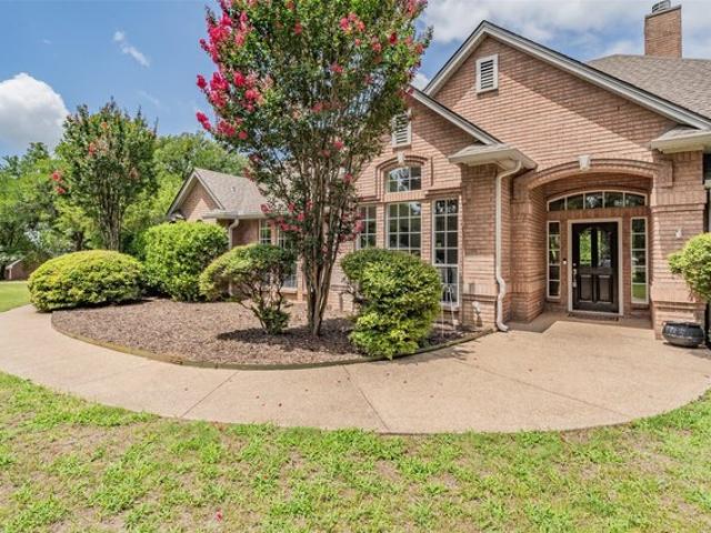 1304 Greenview Dr, Aledo, TX 76008