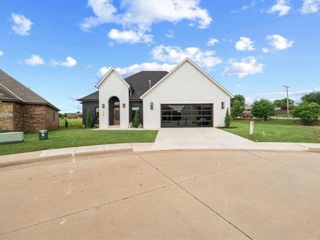 1304 Katelyn Ct, Yukon, OK 73099
