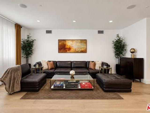 1304 Roxbury Dr Unit 202, Los Angeles, CA 90035