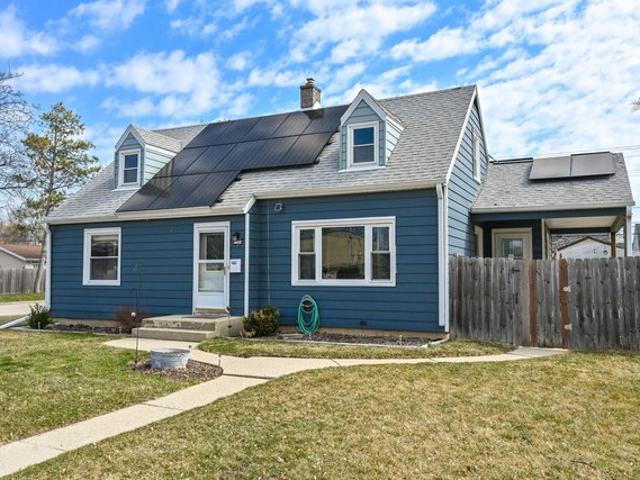 1304 S 116th St, West Allis, WI 53214