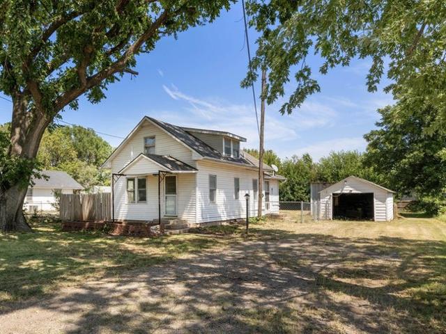 1304 S High St, El Dorado, KS 67042
