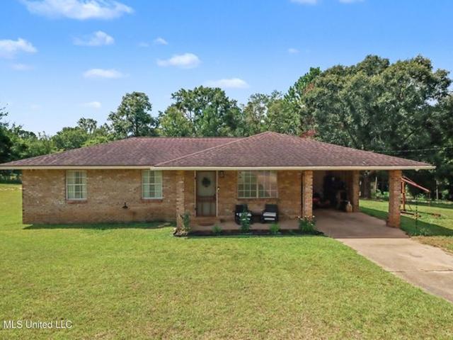 1304 Sampson Rd, Lucedale, MS 39452
