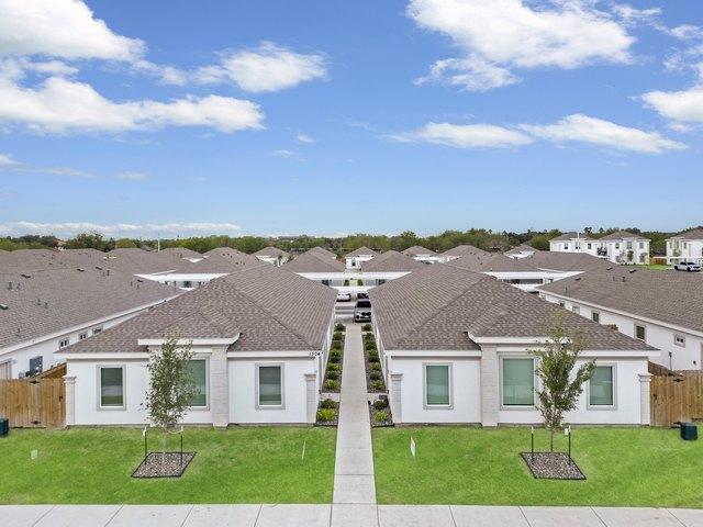 1304 Shavano Dr Apt 2, Edinburg, TX 78541