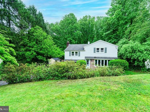 1304 Sherwood Dr, West Chester, PA 19380