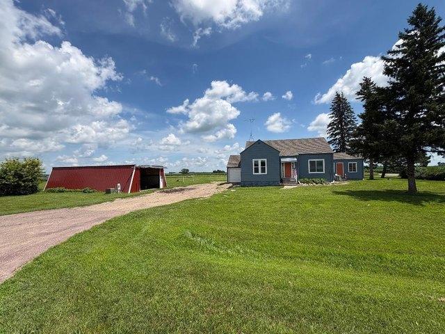 1304 th Ave, Welcome, MN 56181