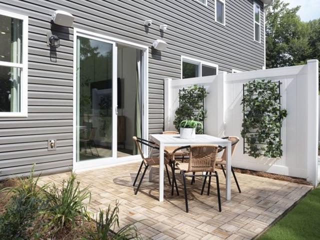 1304 Vibrant Rd, Charlotte, NC 28215