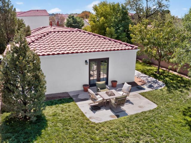 1304 Villa Campo NE