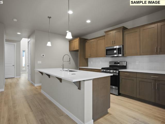 1304 W 11th ST