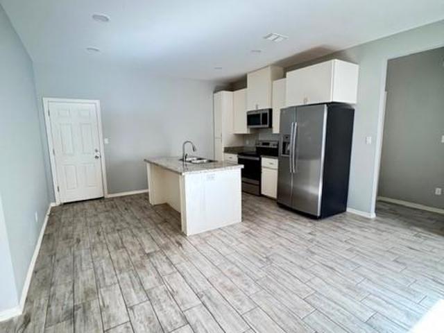 1304 W Heritage Drive