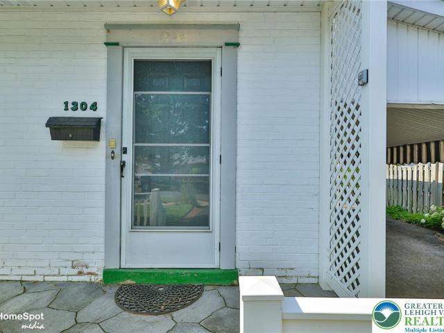 1304 W Wyoming Street