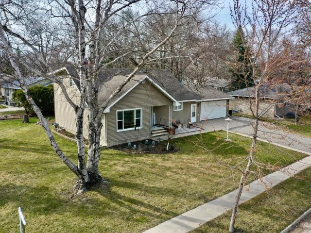 1304 9th St SW, Willmar, MN 56201 | MLS #7037 | Compass