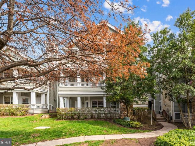 13058 Autumn Woods Way, Unit 105, Fairfax, VA 22033 | MLS #VAFX2297