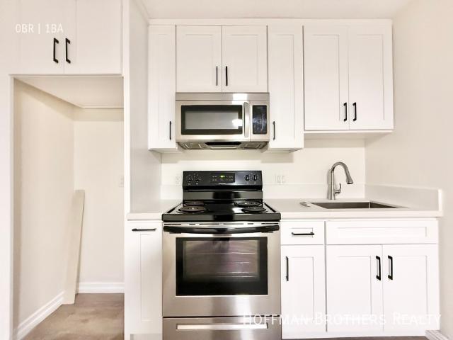 13059 Oxnard St, Valley Glen CA 91401
