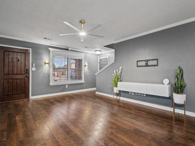 1305 Myrna Lane