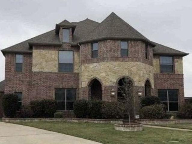 1305 Miami Dr, Carrollton, TX 75010