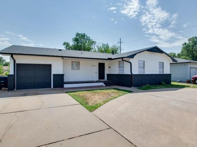 1305 N 15th St, Enid, OK 73701