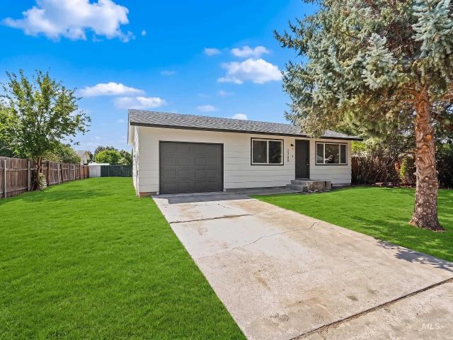 1305 N 2nd E