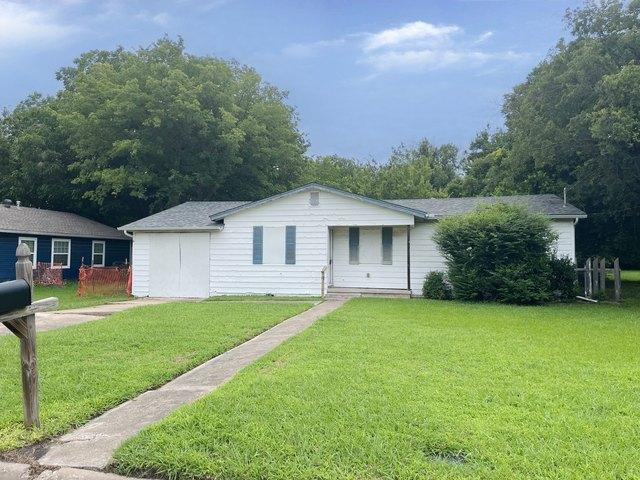 1305 N Brents Ave, Sherman, TX 75090