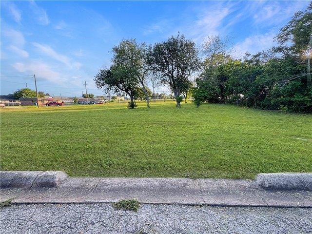 1305 N Jefferson St Lot 3, Beeville, TX 78102