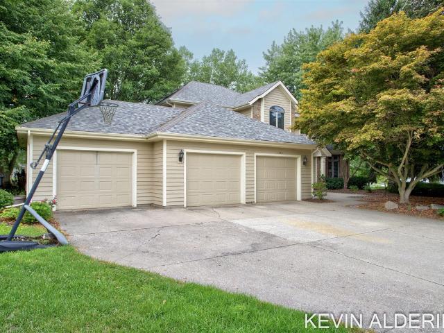 1305 Augusta Court