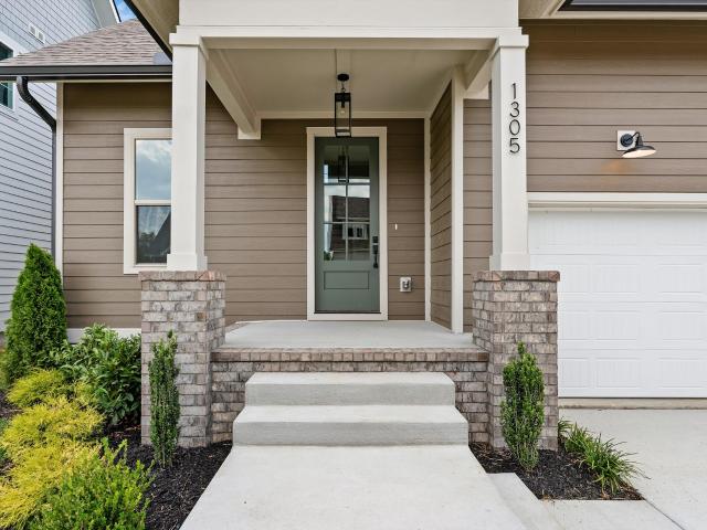 1305 Alderwood Pass
