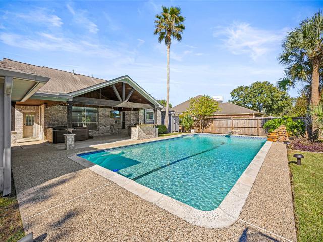1305 Buttonwood Drive