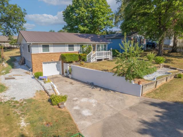1305 Benton Avenue