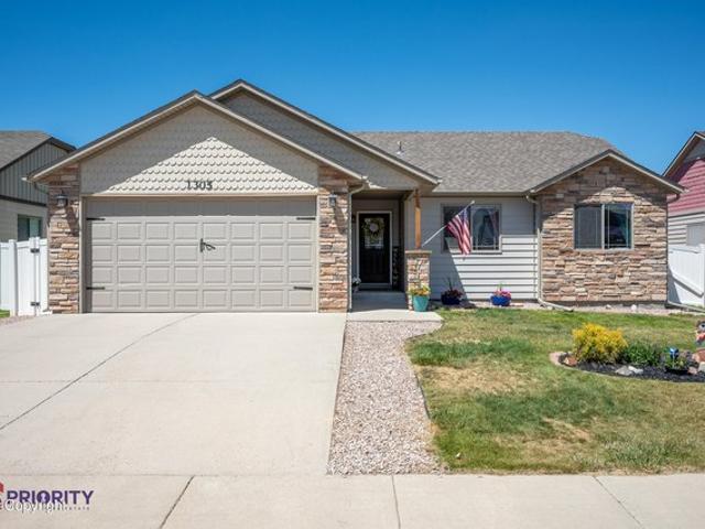 1305 Black Hills St, Gillette, WY 82718