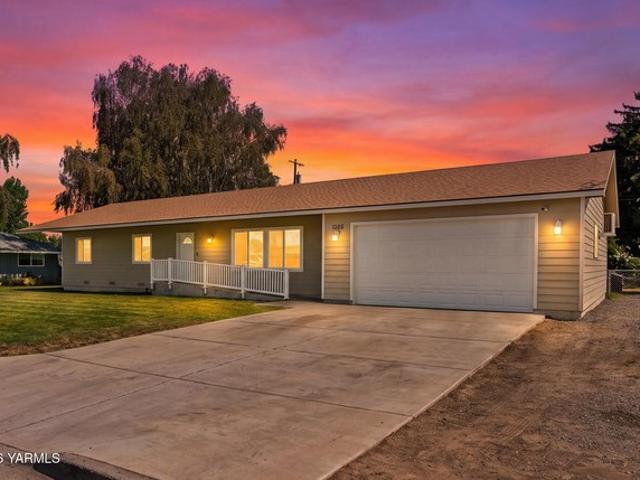 1305 Brooks Ln, Toppenish, WA 98948