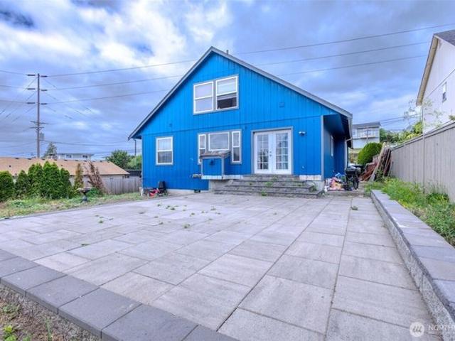 1305 Browns Point Blvd, Tacoma, WA 98422