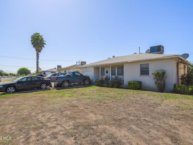 1305 Castaic Avenue