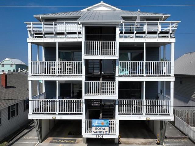 1305 Carolina Beach Ave N Apt 1B, Carolina Beach, NC 28428