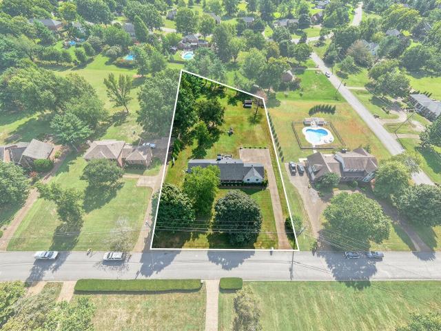 1305 Chickasaw Dr