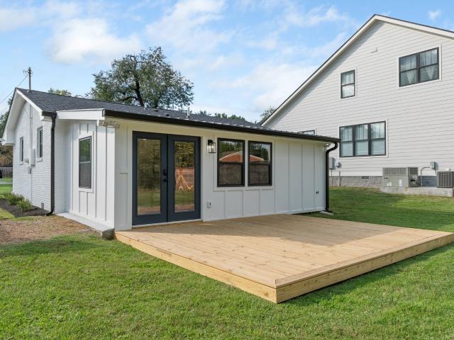 1305 Chickering Dr