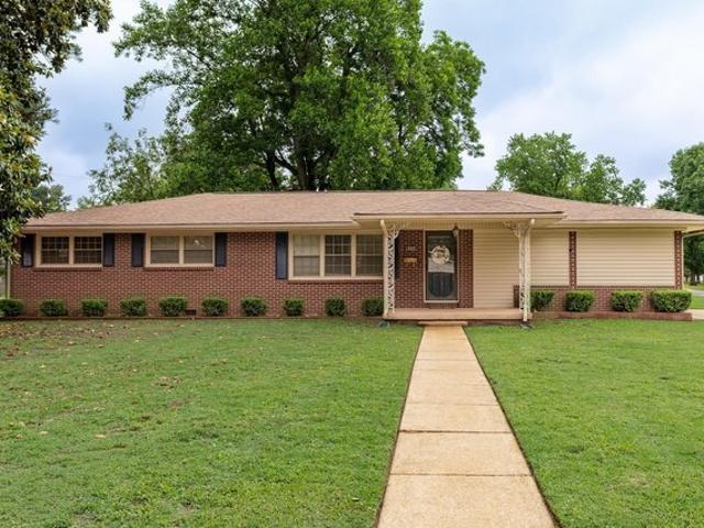 1305 Columbia St, Corning, AR 72422