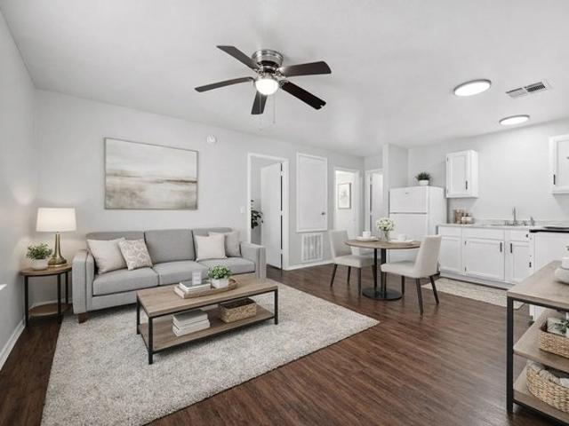 1305 Crutcher St, Springdale, AR 72764