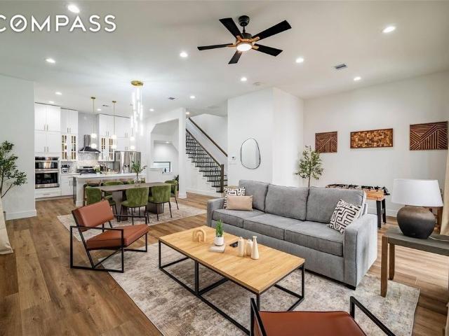 1305 E 27th St B, Houston, TX