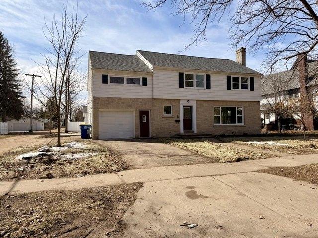 1305 E 6th St, Merrill, WI 54452
