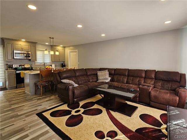 1305 Fairwood Drive