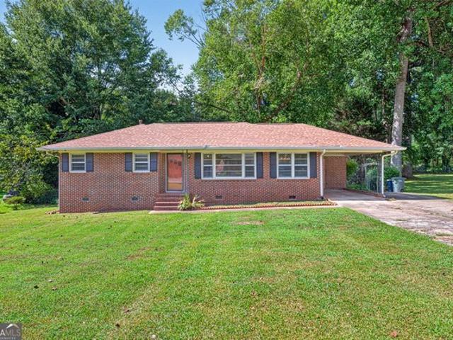 1305 Greenview Dr, Griffin, GA 30224
