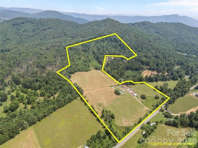 1305 Halltown Rd, Spruce Pine, NC 28777